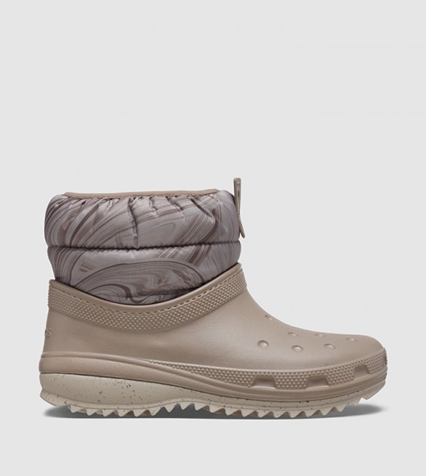 Buy Crocs Classic Neo Puff Shorty Boots W In Green | 6thStreet Qatar