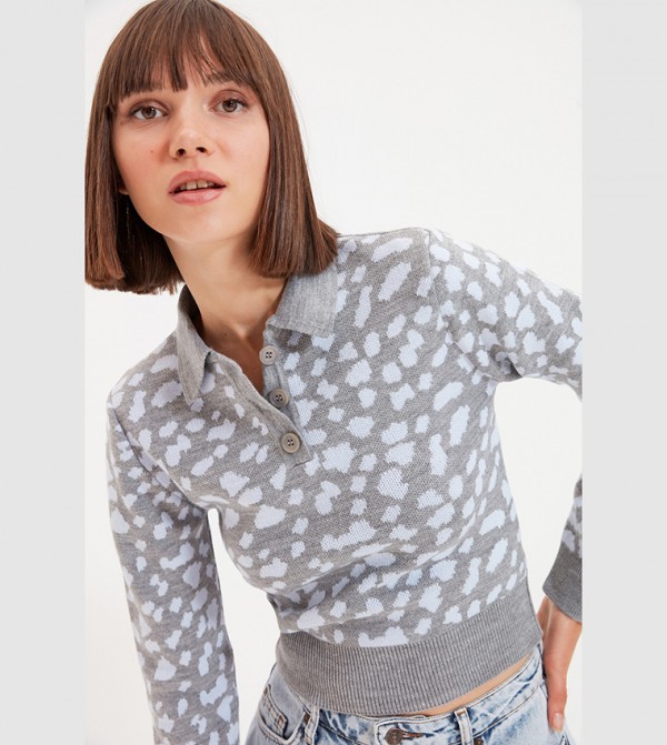 Buy Trendyol Casual Knitted Sweater In Grey | 6thStreet Saudi Arabia