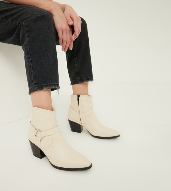 Buy Trendyol Basic Casual Ankle Boots In Beige | 6thStreet Qatar