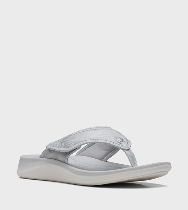 Buy Clarks GLIDE POST Open Toe Sandals In Metallic | 6thStreet Qatar