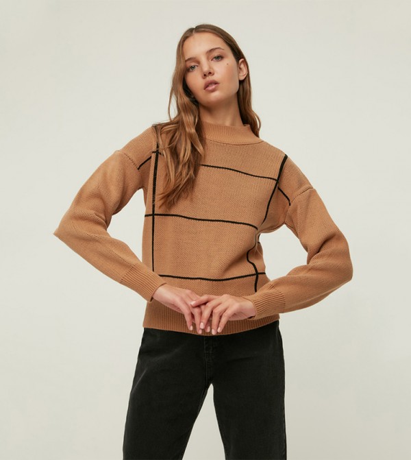 Buy Trendyol Mock Neck Sweater In Brown | 6thStreet Saudi Arabia