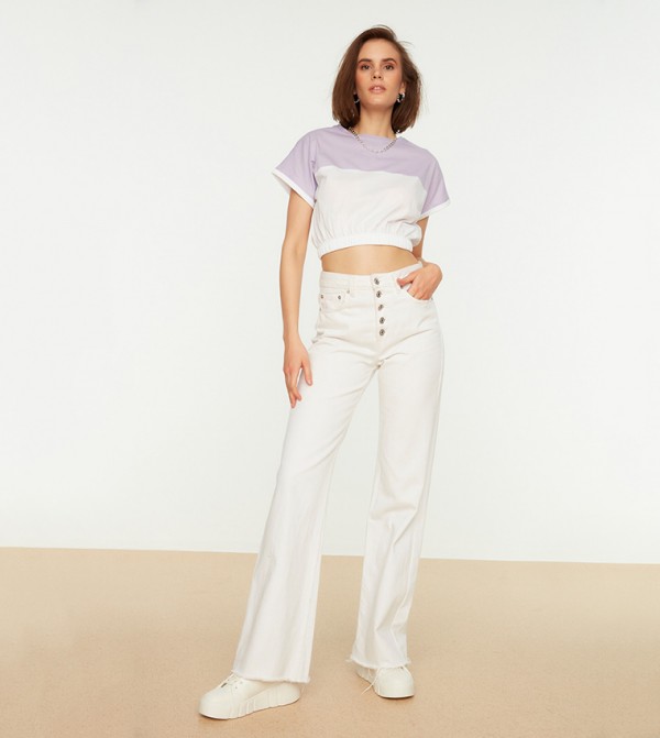 Buy Trendyol Color Block Crop Knitted T Shirt In White | 6thStreet Qatar