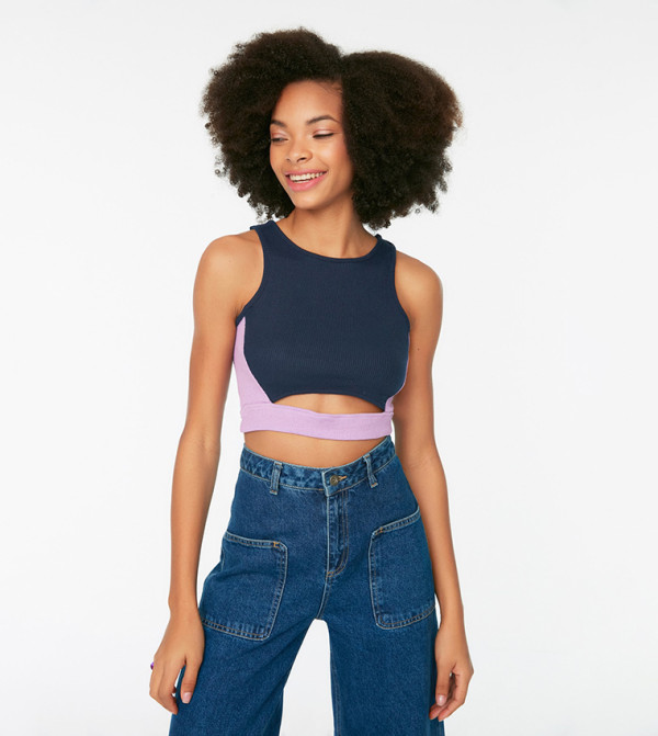 Buy Trendyol Color Block Cut Out Crop Top In NAVY BLUE | 6thStreet UAE