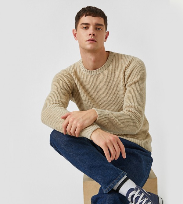Buy Trendyol Basic Regular Fit Sweater In Beige | 6thStreet Saudi Arabia