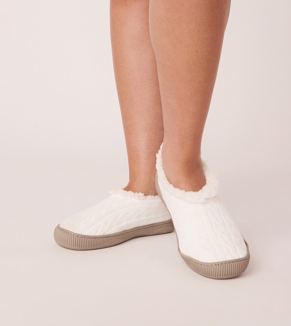 Buy La Vie En Rose Knit Effect Bootie Slippers In White | 6thStreet UAE