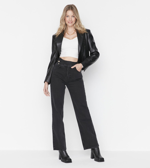 Buy Trendyol Belt Detailed High Waist 90'S Wide Leg Jeans In Black ...