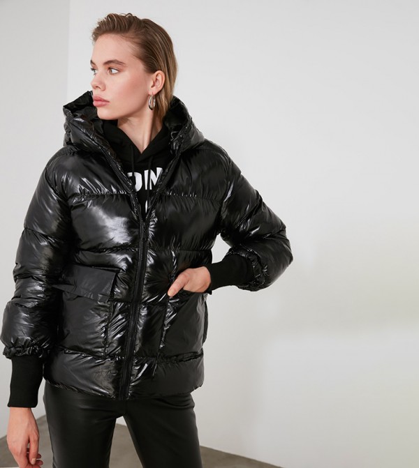 Buy Trendyol Rib Detailed Shiny Inflatable Coat In Black | 6thStreet Qatar