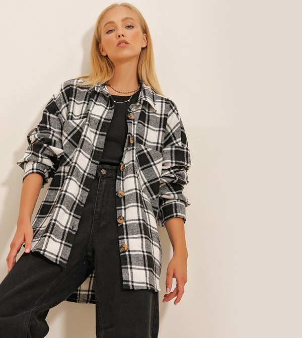 Buy Trend Alaçatı Stili Plaid Patterned Oversized Shacket In Black ...