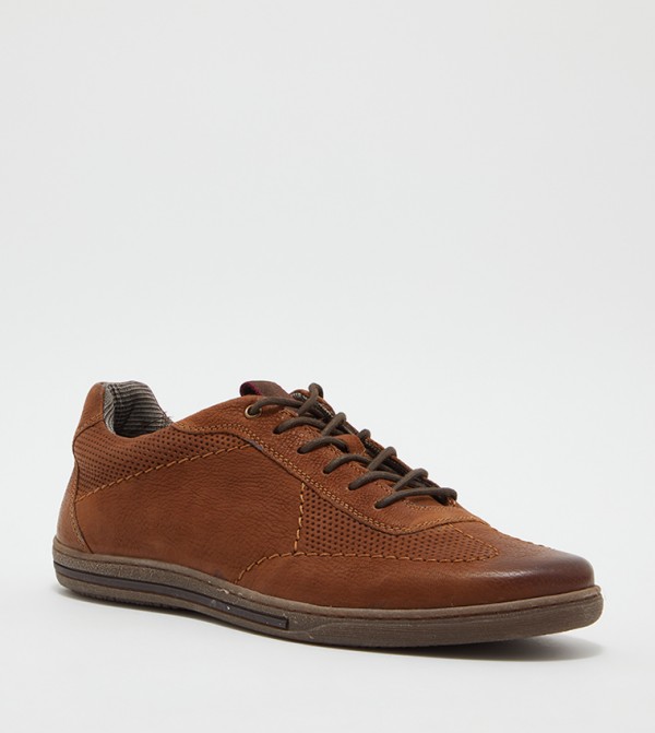 Buy CESARE CAVE @ CCC Round Toe Casual Lace Up Shoes In Tan | 6thStreet UAE
