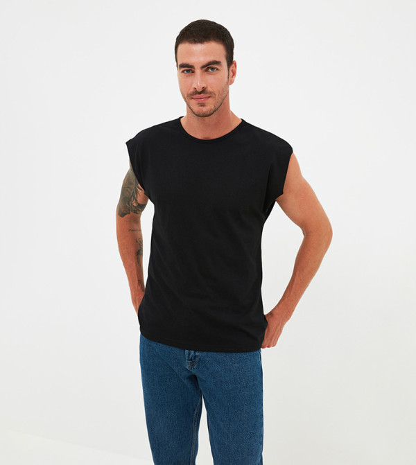 Buy Trendyol Basic Oversized Singlet In Black | 6thStreet Qatar
