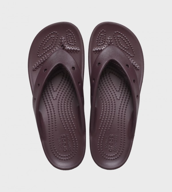 Buy Crocs Classic Platform Flip In Maroon | 6thStreet Qatar