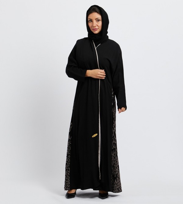 Buy EVVA Embroidered Long Sleeves Abaya In Black | 6thStreet Saudi Arabia