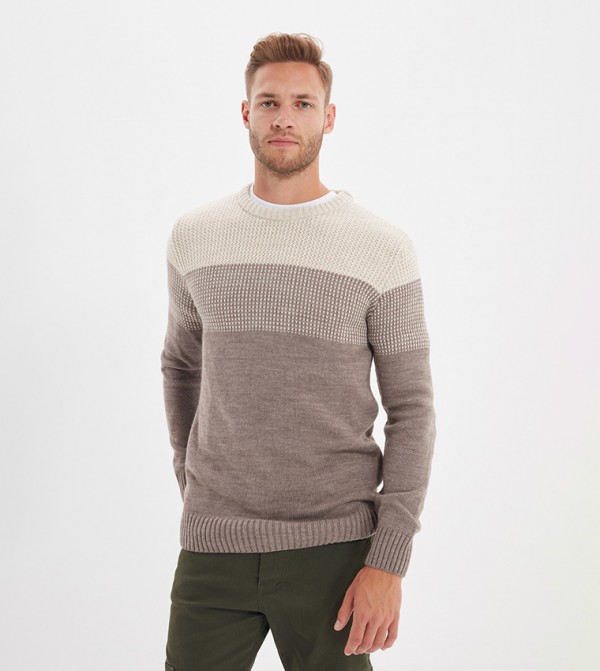 Buy Trendyol Slim Fit Block Sweater In Beige | 6thStreet Saudi Arabia