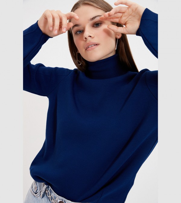 Buy Trendyol Casual Knitted Sweater In Blue | 6thStreet Saudi Arabia