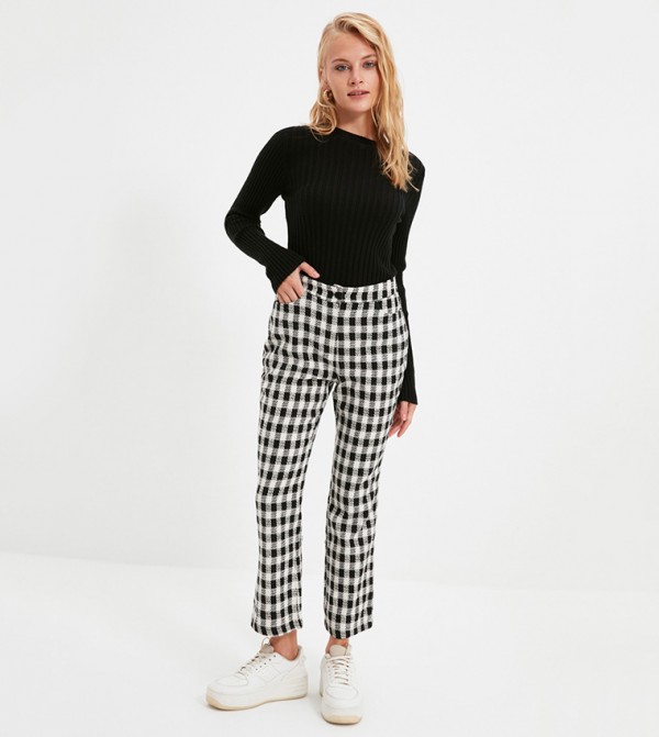 Buy Trendyol Plaid Trousers In Black | 6thStreet Qatar
