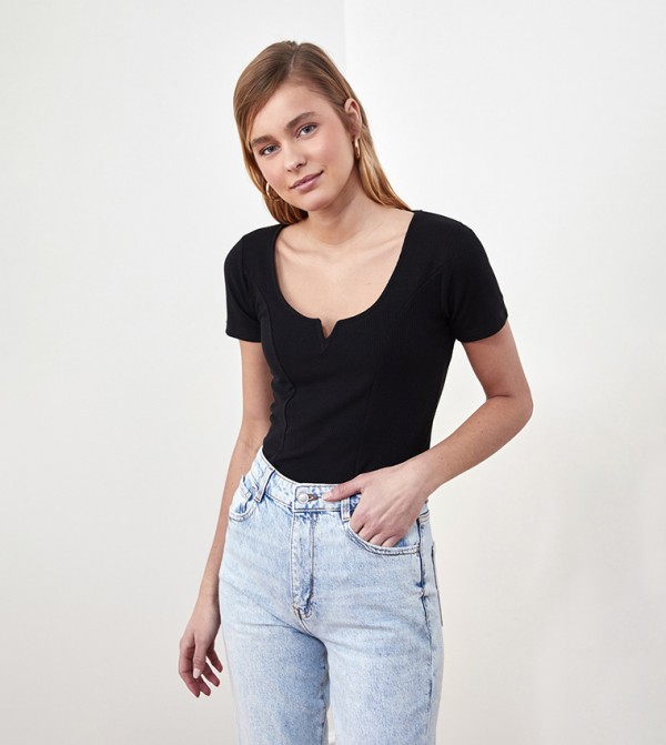 Buy Trendyol Princess Styleline Cropped Blouse In Black | 6thStreet Qatar
