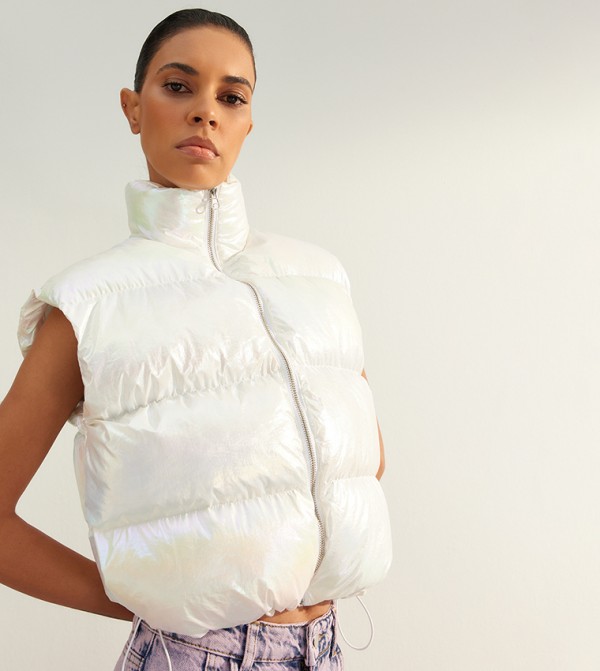 Buy Trendyol Solid High Neck Puffer Jacket In White | 6thStreet Qatar