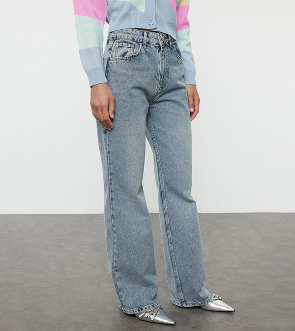 Buy Trendyol Outlet Washed Straight Fit Jeans In Blue | 6thStreet UAE