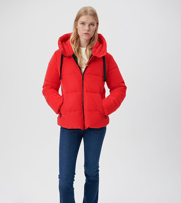 Buy Mavi Solid Hooded Puffer Jacket In Red | 6thStreet Kuwait
