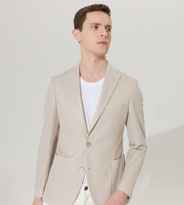 Buy ALTINYILDIZ CLASSICS Solid Slim Fit Blazer In Beige | 6thStreet Kuwait