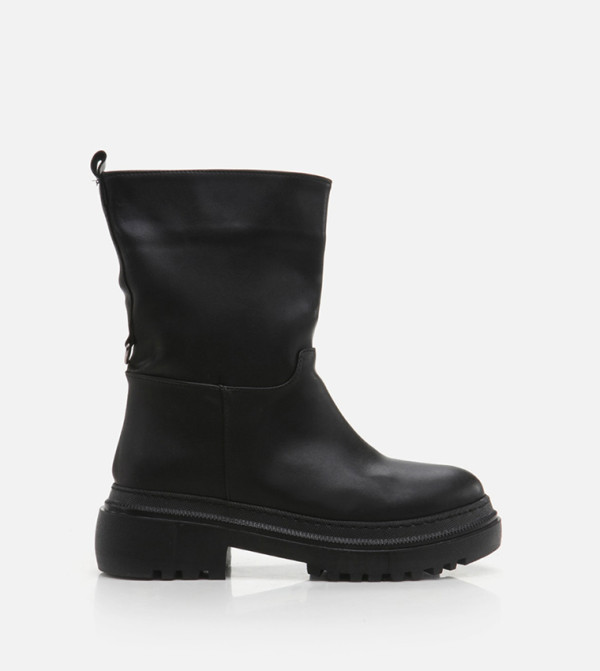 Buy Yaya By Hotiç Outlet Solid Ankle Boots In Black | 6thStreet UAE