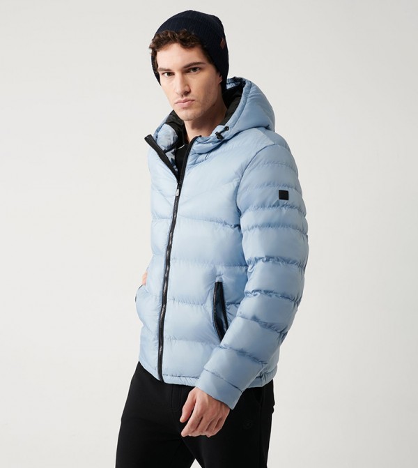 Buy Avva Quilted Hooded Puffer Jacket In Light Blue | 6thStreet UAE
