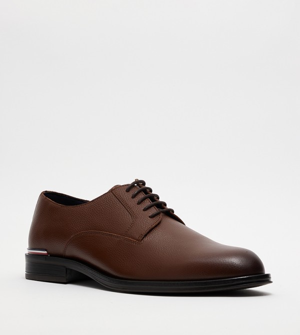 Buy Tommy Hilfiger Leather Lace Up Derby Shoes In Brown | 6thStreet Qatar