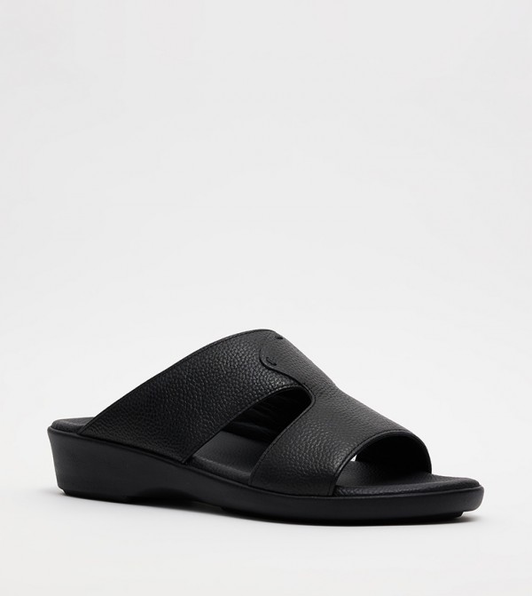 Buy Aldo Textured Open Toe Arabic Sandals In Black | 6thStreet Saudi Arabia