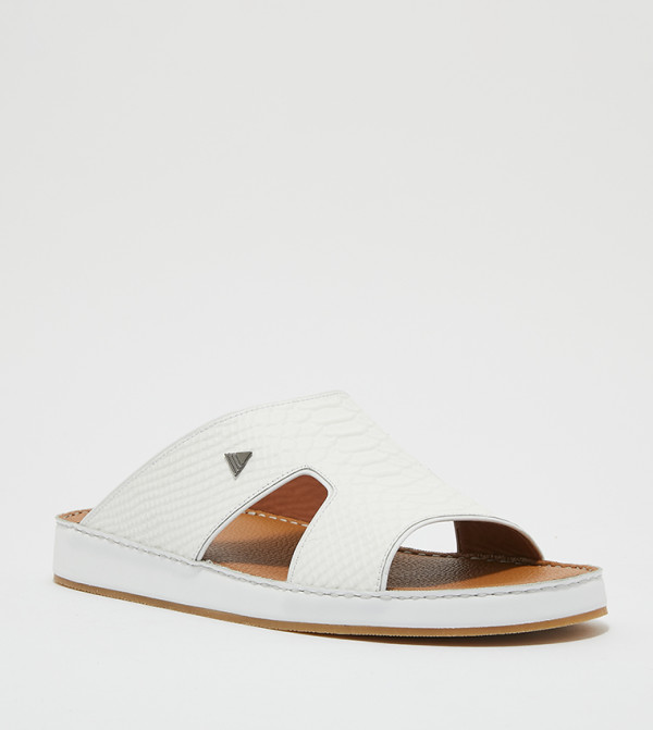Buy Aldo Solid Animal Pattern Sandals In White | 6thStreet Saudi Arabia