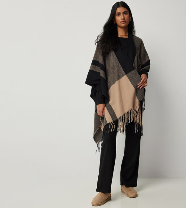 Buy Ardene Plaid Fringe Trim Poncho In Black | 6thStreet UAE