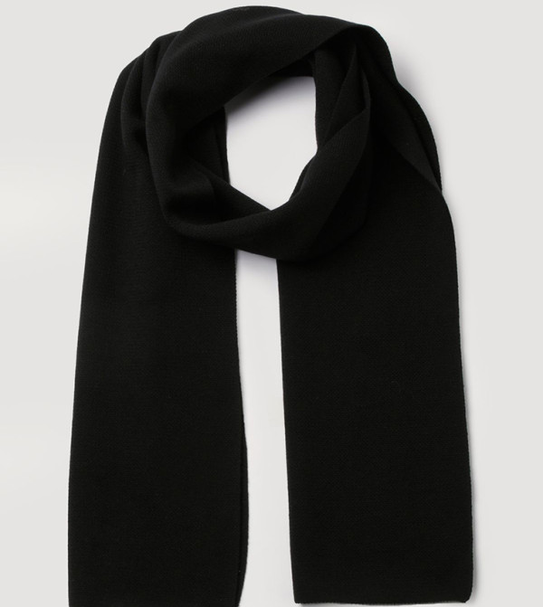 Buy Burton Solid Knitted Smart Scarf In Black | 6thStreet Qatar
