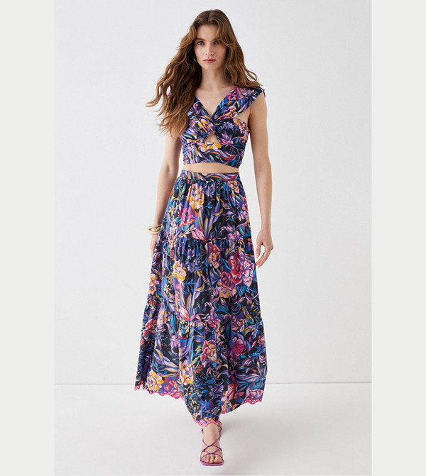 Buy Coast Alexandra Farmer Tiered Maxi Skirt In Black | 6thStreet Kuwait