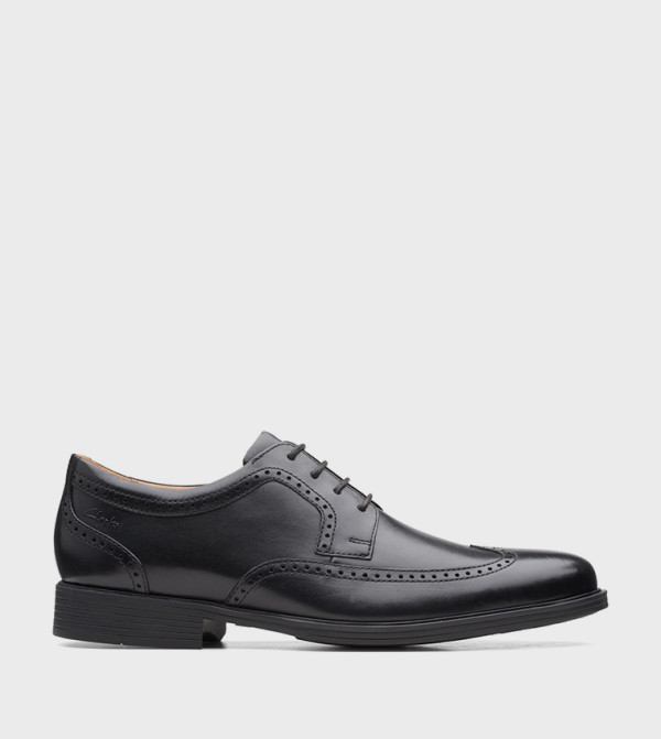 Buy Clarks Whiddon Wing Round Toe Brogues In Black | 6thStreet Qatar