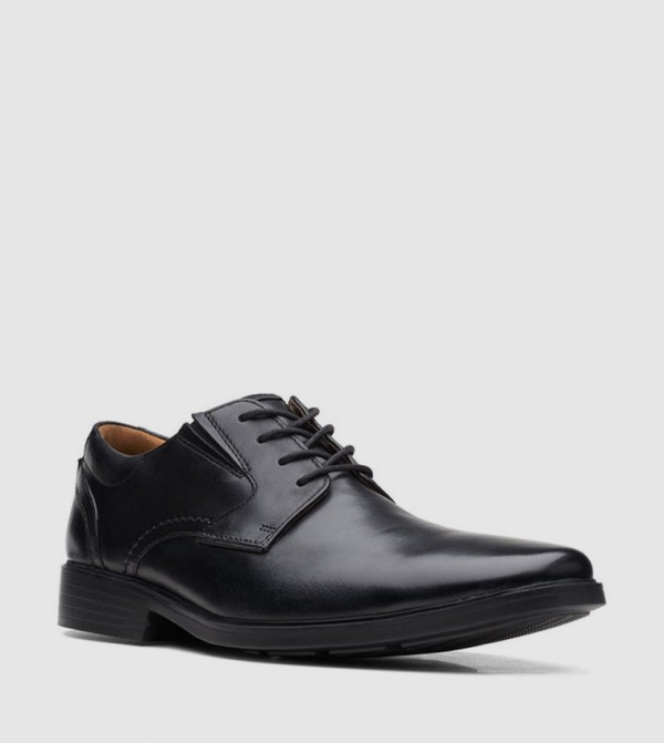 Buy Clarks Lite Low Derby Shoes In Black | 6thStreet Qatar