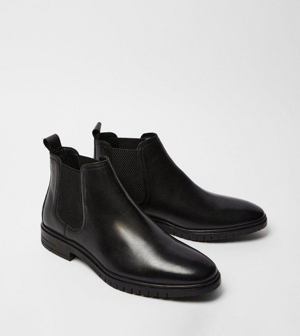 Buy Maine Brampton Leather Flex Sole Chelsea Boots In Black | 6thStreet ...