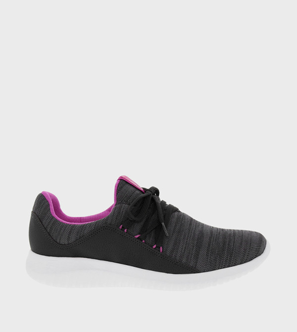 Buy ACTVITTA CARRY Slip On Sport Shoes In Black | 6thStreet Bahrain
