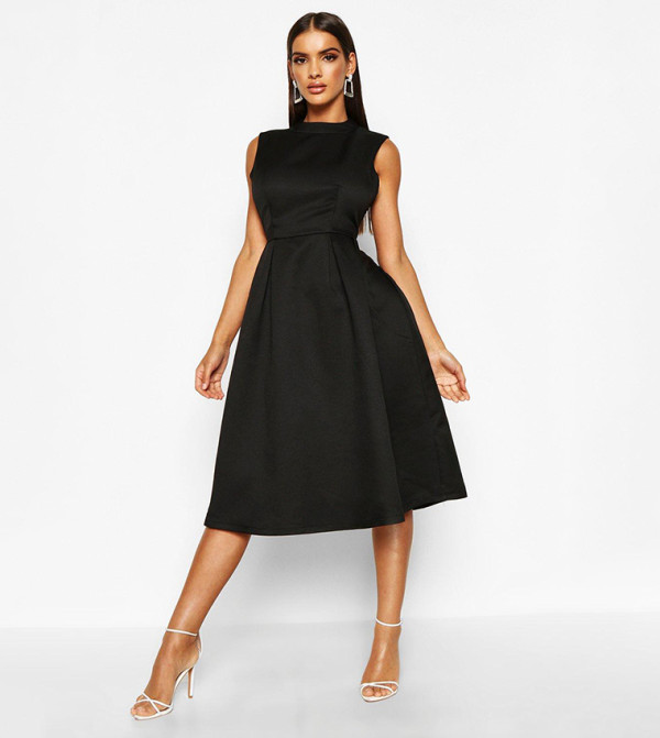 Buy Boohoo Boutique High Neck Prom Dress In Black | 6thStreet Qatar