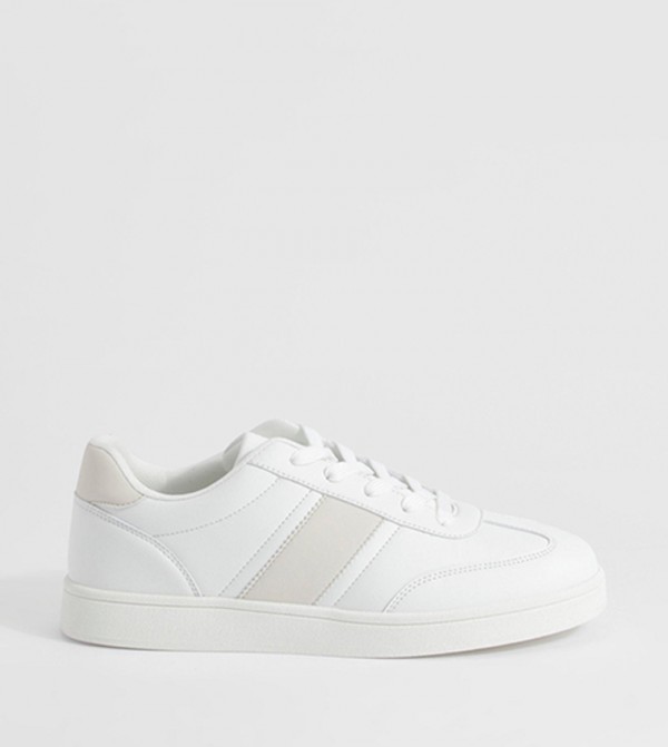 Buy Boohoo Gum Sole Striped Lace Up Sneakers In Beige | 6thStreet UAE