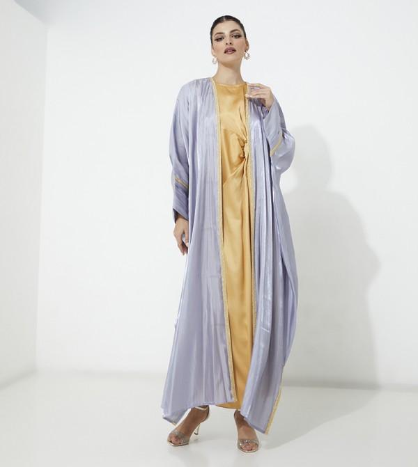 Buy Moistreet Rotana Shimmer Bisht Abaya Set In Grey | 6thStreet Qatar