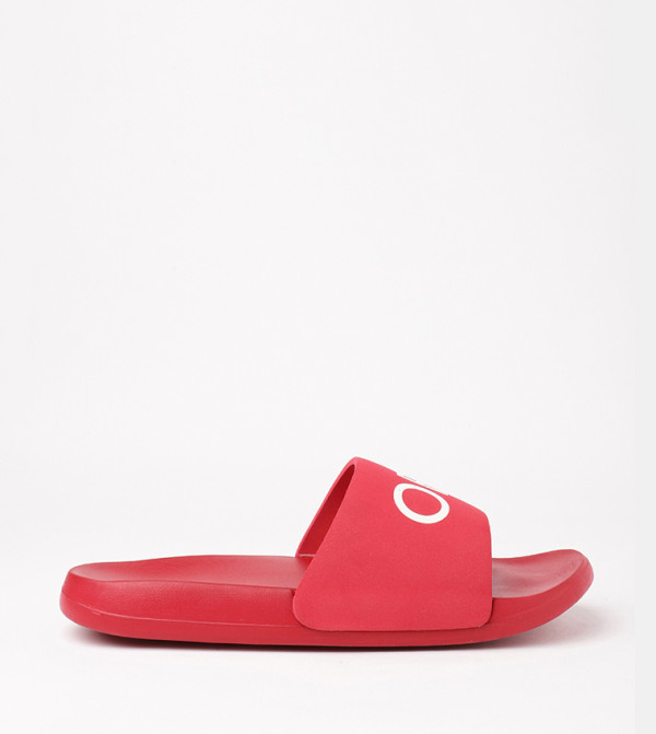 Buy HIS & HERS Solid Casual Sliders In Red | 6thStreet Qatar
