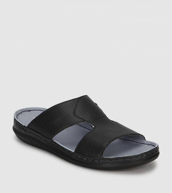 Buy Red Tape Traditional Sandals White Black In White | 6thStreet UAE