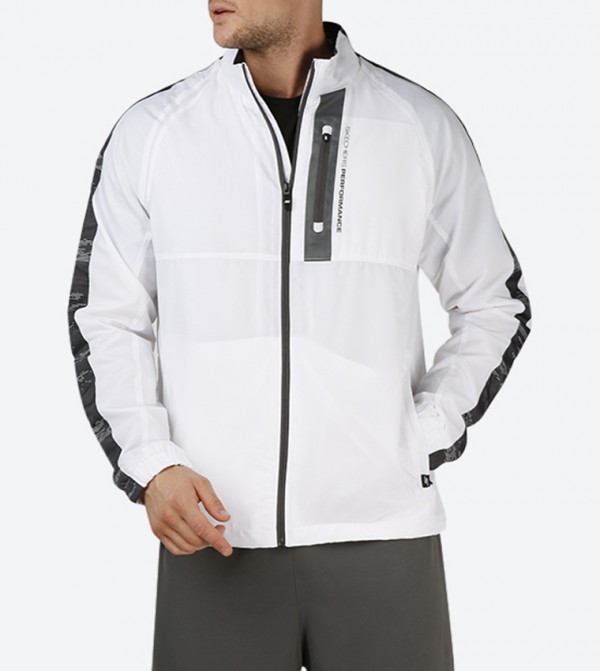 Buy Skechers Relay Jacket White In White | 6thStreet Qatar