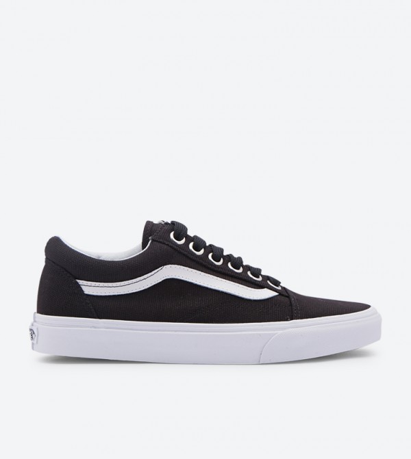 Buy Vans Old Skool Lace Up Sneakers Black VA8G1R0W In Black | 6thStreet ...