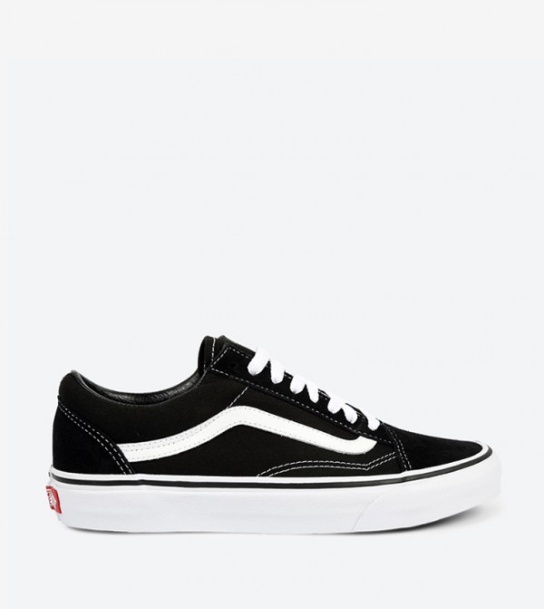 Buy Vans Low Top Sneaker In Black | 6thStreet Saudi Arabia