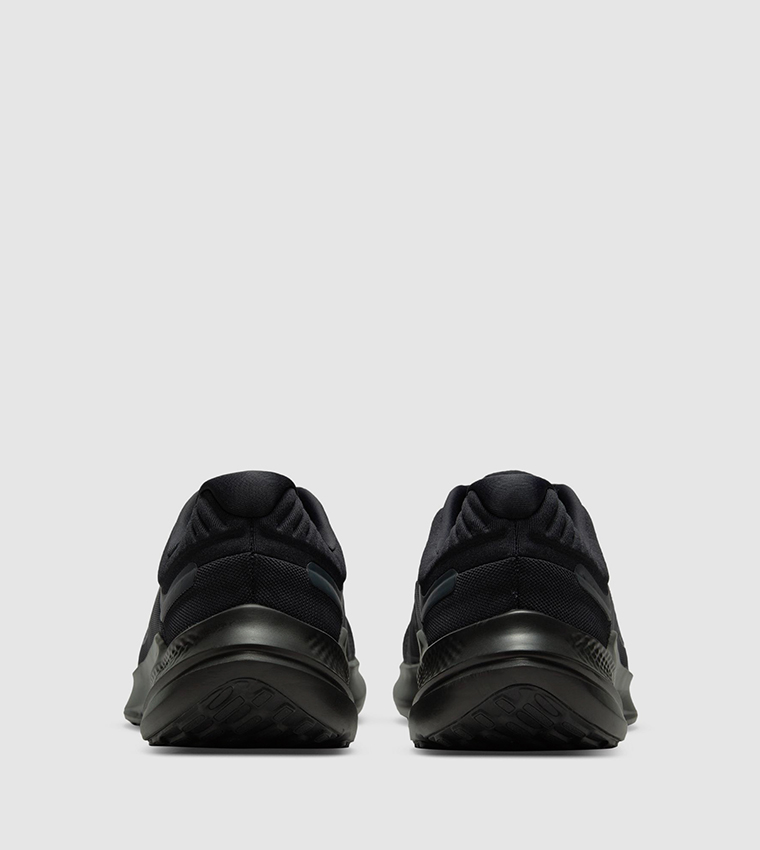 Buy Nike Quest 5 Lace Up Running Shoes In Black | 6thStreet Qatar