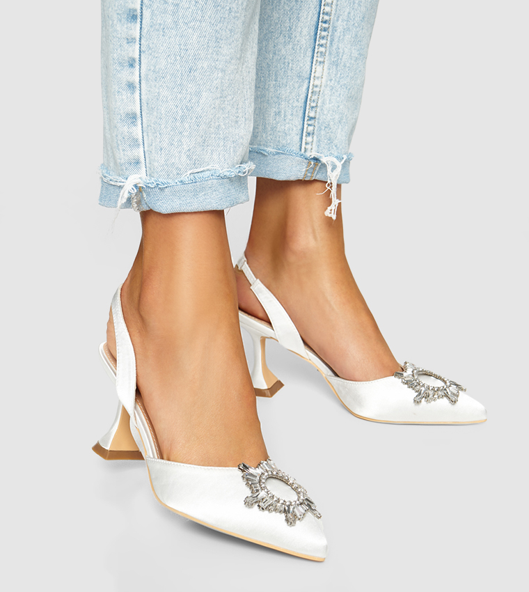 Buy DEEZEE @ CCC Mid Heel Stilettoes Sandal In White | 6thStreet Qatar