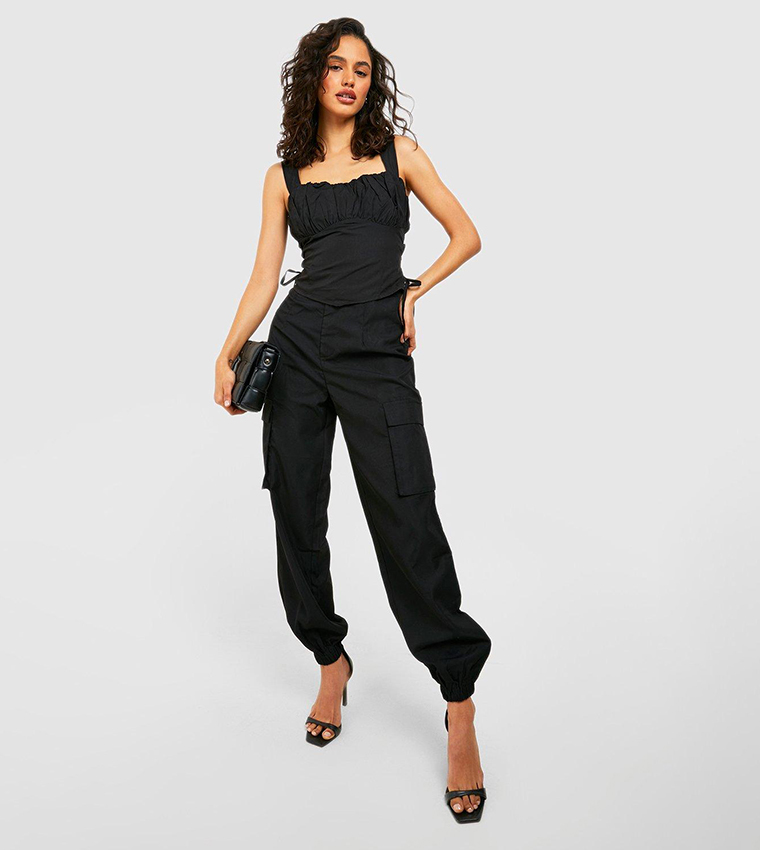 Buy Boohoo Relaxed Fit Cargo Trousers In Black | 6thStreet UAE