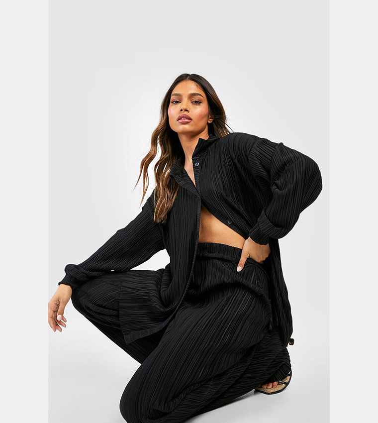 Buy Boohoo Plisse Floor Sweeping Wide Leg Trousers In Black | 6thStreet UAE