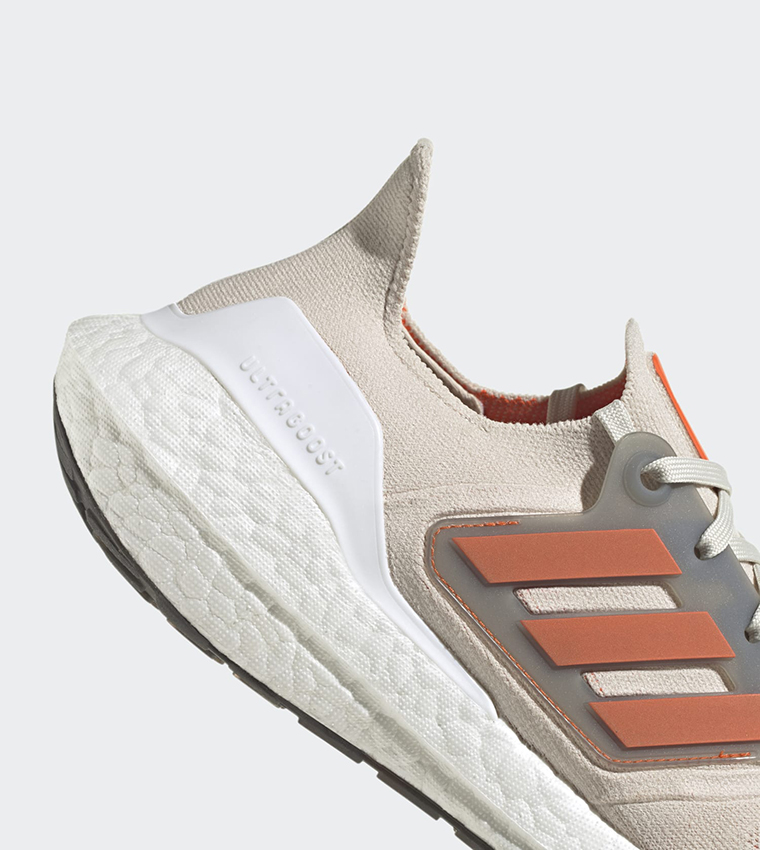 اشتري اديداس حذاء جري ألترا بوست 22 بلون بيج | 6ستريت المملكة العربية ...