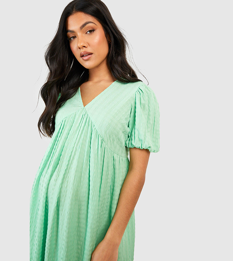 Buy Boohoo Maternity Textured Tiered Maxi Dress In Green | 6thStreet Kuwait